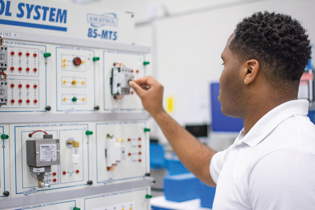 FAME Program Prepares Students for High-Tech Manufacturing Jobs