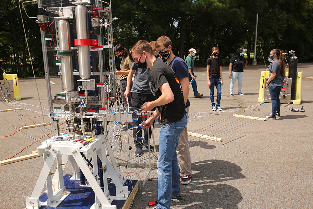 UAH Students Working on Liquid-Fueled Rocket Engine